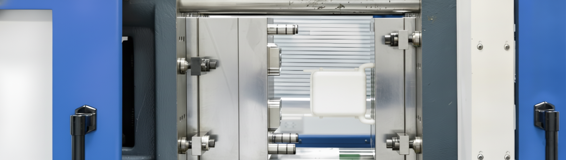 Role of a Plastic Injection Molding Manufacturer in Custom Product ...